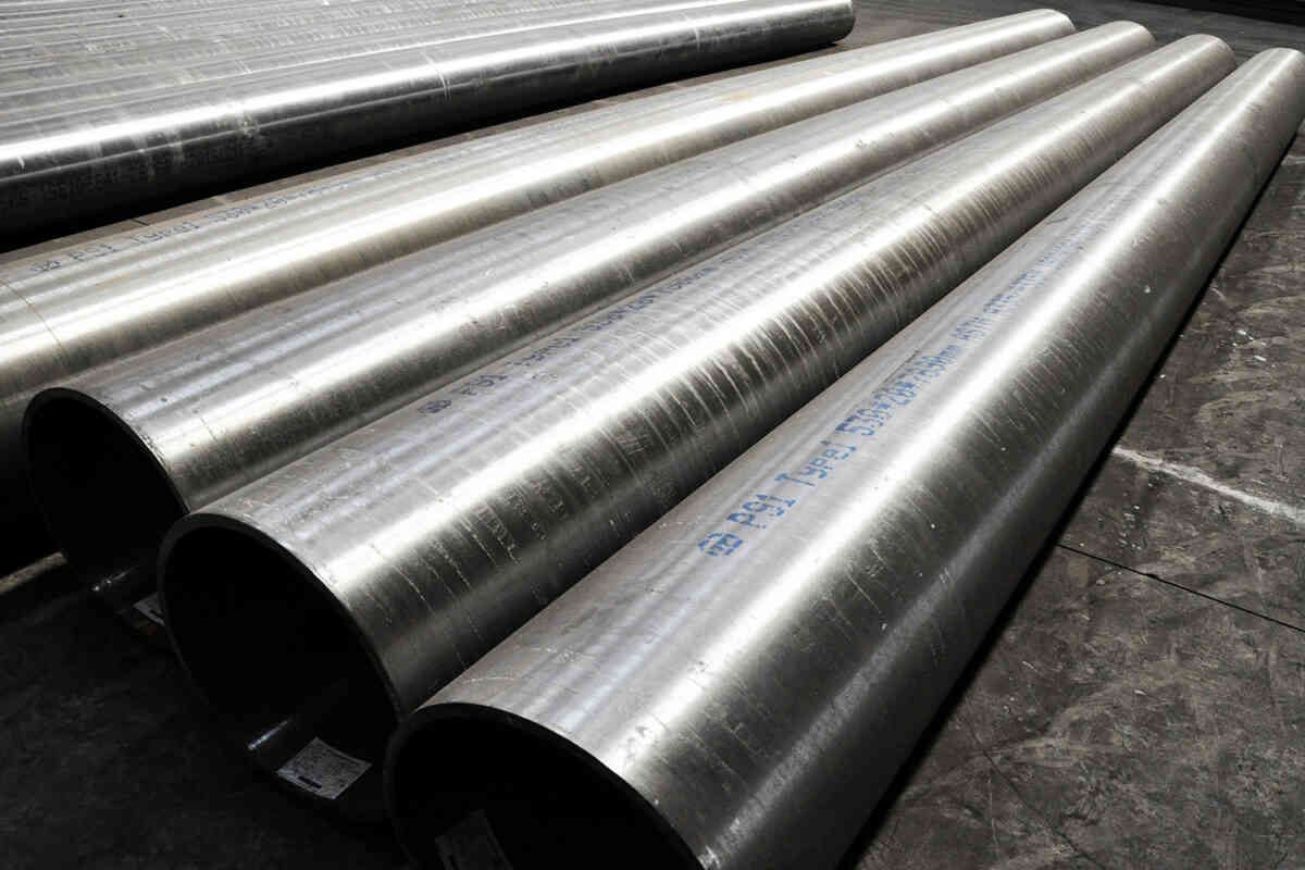 How to deal with stainless steel pipe fittings are oxidized white spot? - CHAMB TUBE FITTINGS